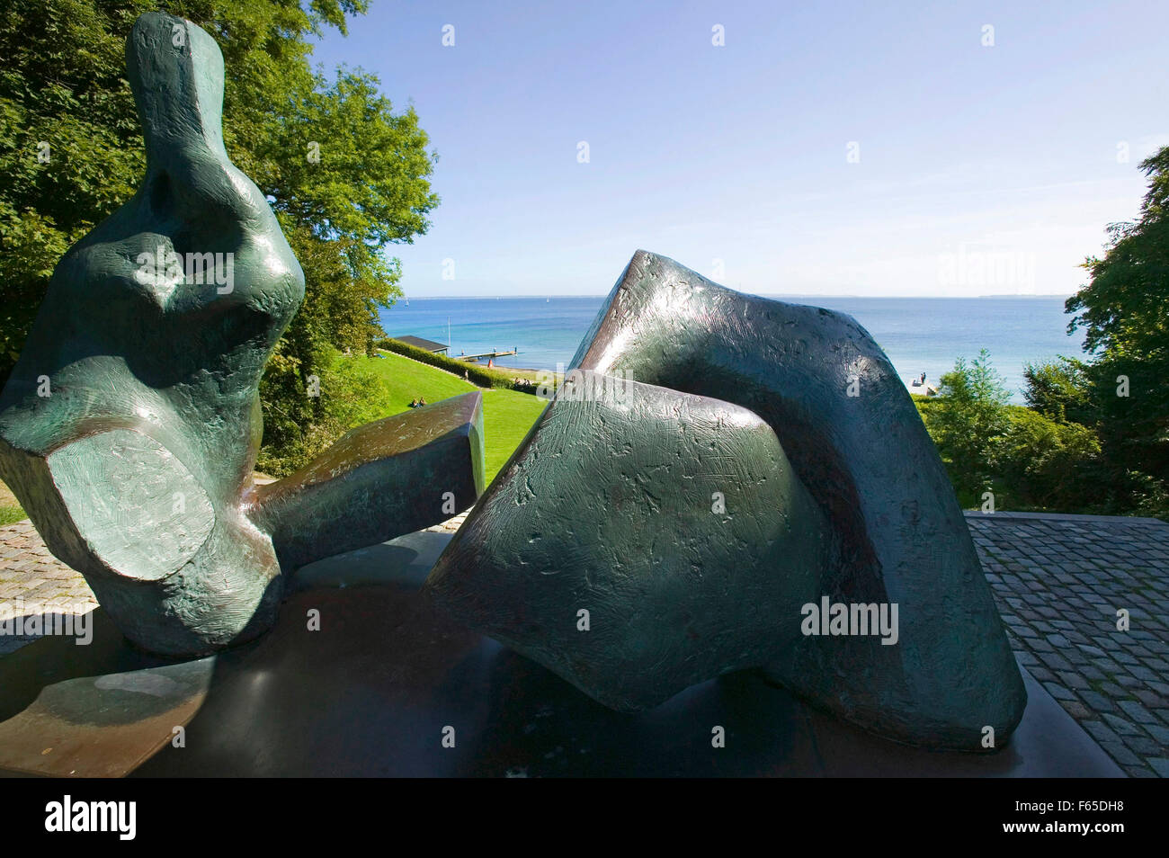 Sculpture in park of the Louisiana Museum of Modern Art, Oresund ...