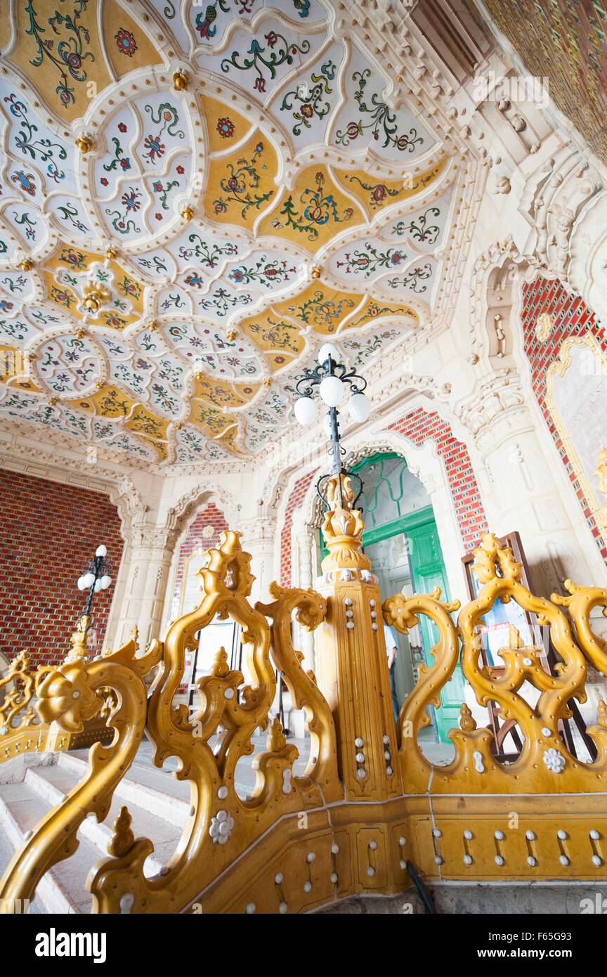 Zsolnay style hi-res stock photography and images - Alamy