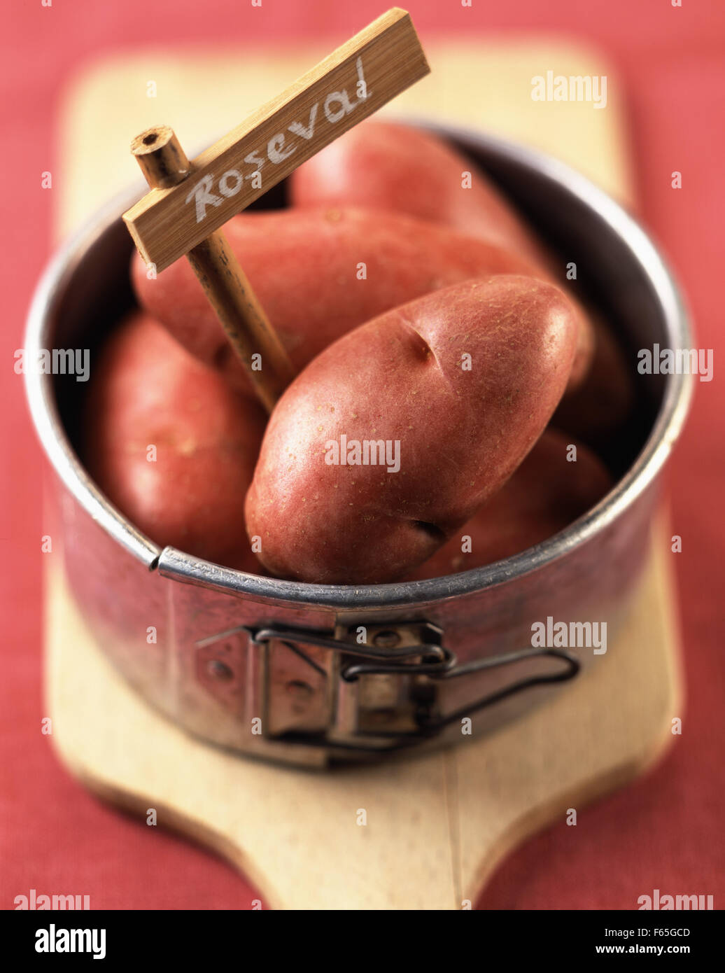 Red Desiree Potatoes High Resolution Stock Photography and Images - Alamy