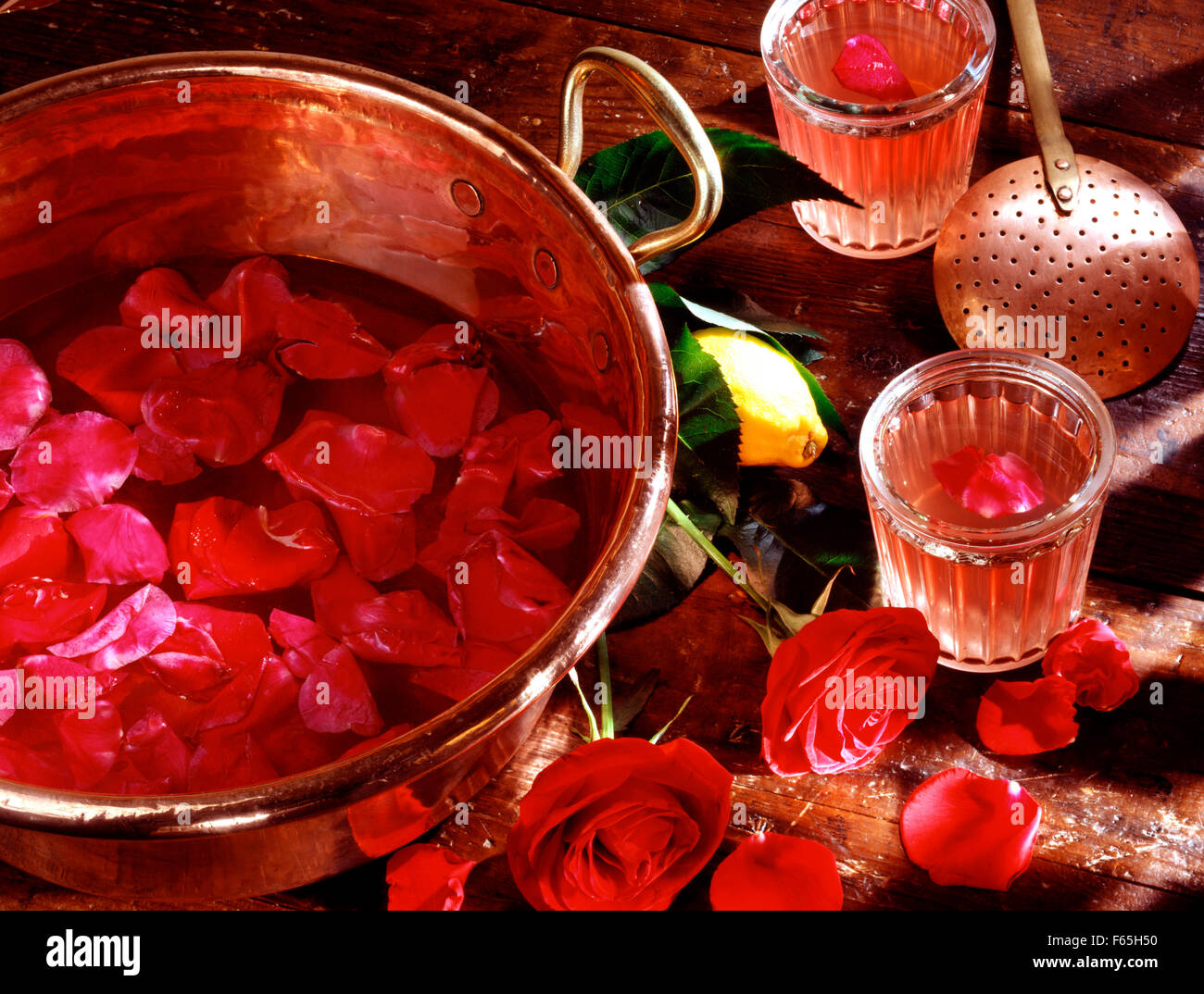 Rose and lemon hi-res stock photography and images - Alamy
