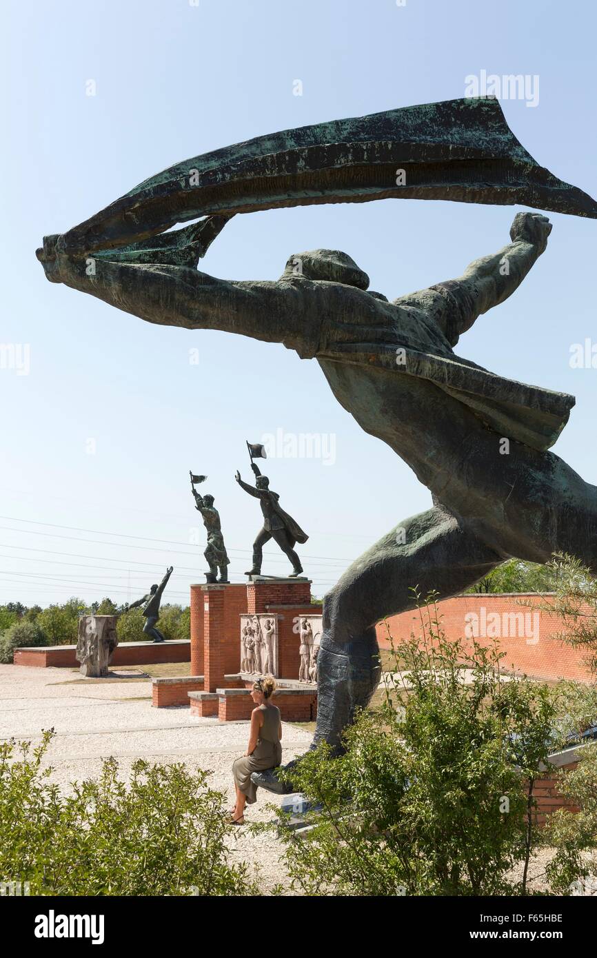 A visitor to the monument of the Hungarian Soviet Republic, Memento ...