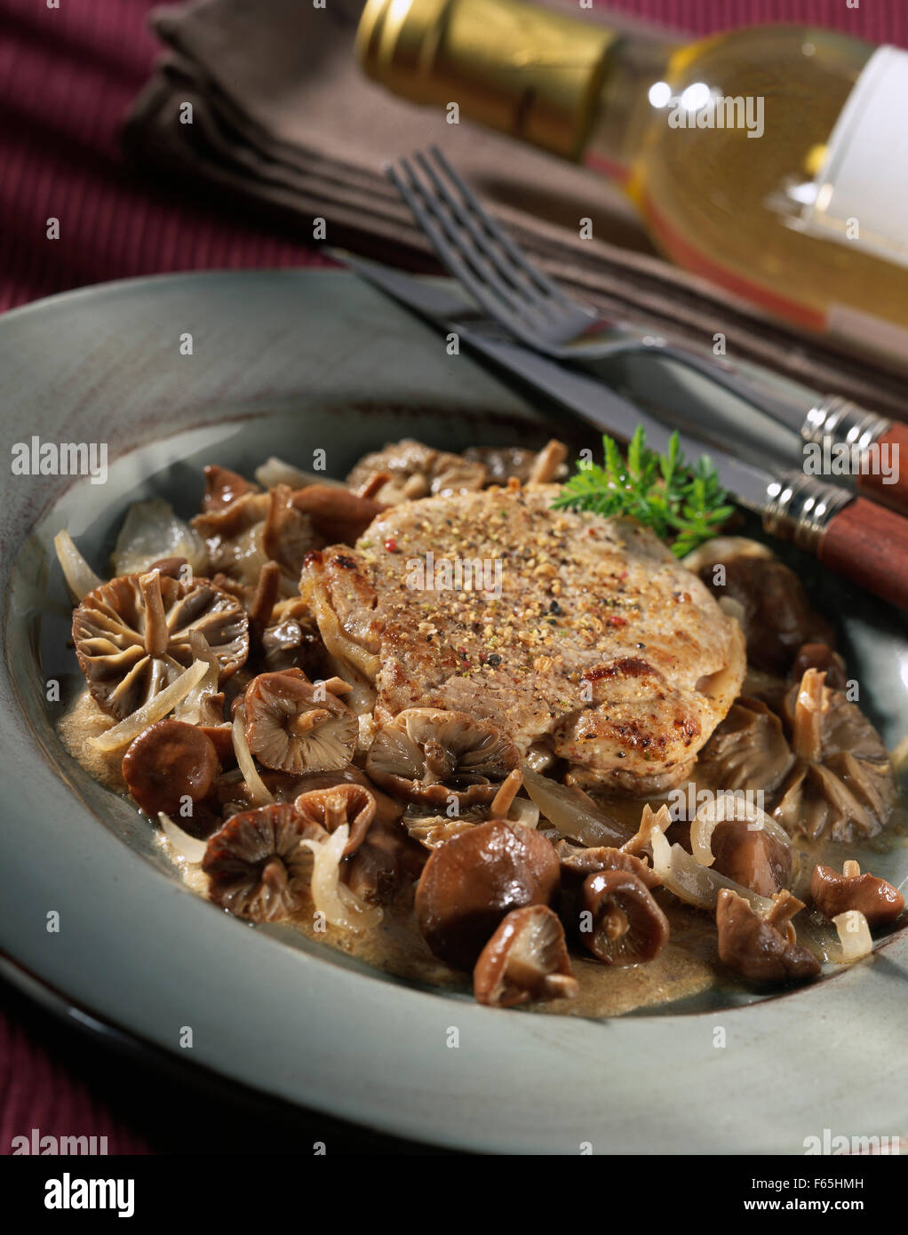 Veal round fillet with mousserons Stock Photo - Alamy