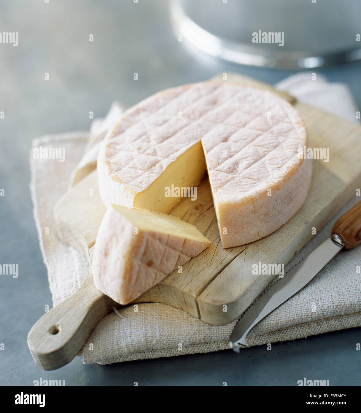 Red smear cheeses hi-res stock photography and images - Alamy