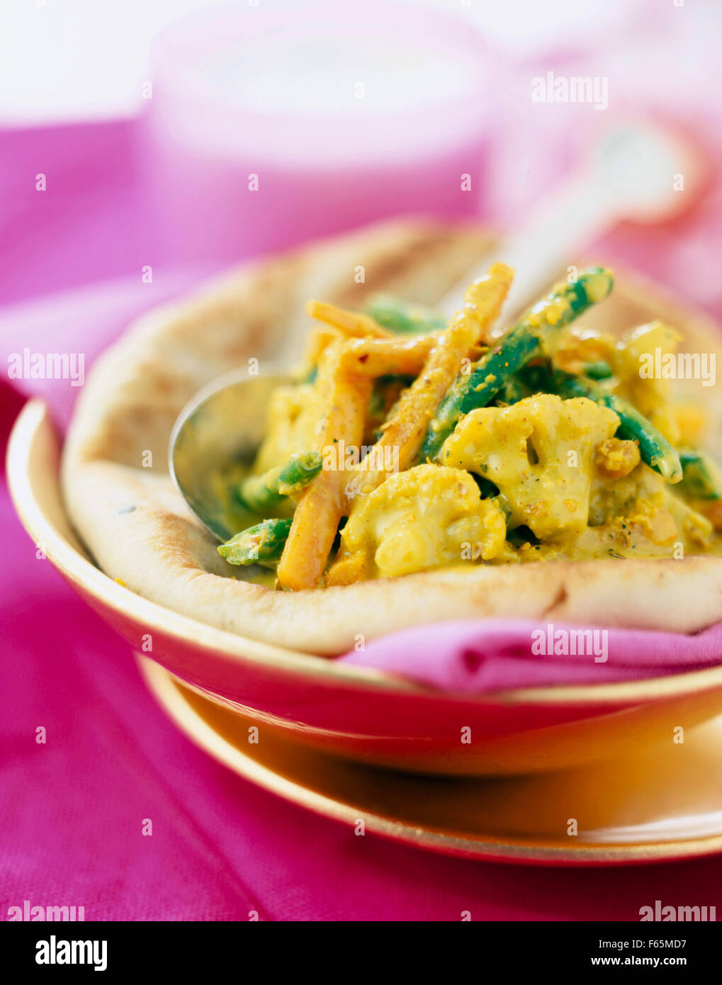 Vegetable Balti and nan Stock Photo - Alamy