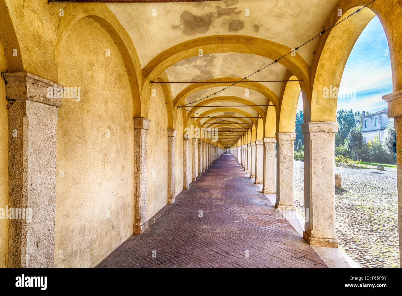 perspective effect of the arches of an ancient portico in Italy Stock ...
