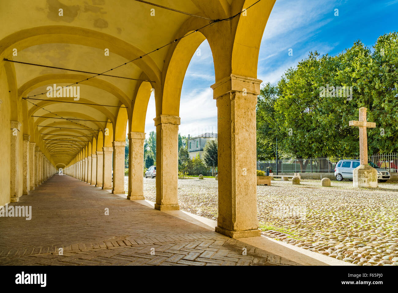 perspective effect of the arches of an ancient portico in Italy Stock ...
