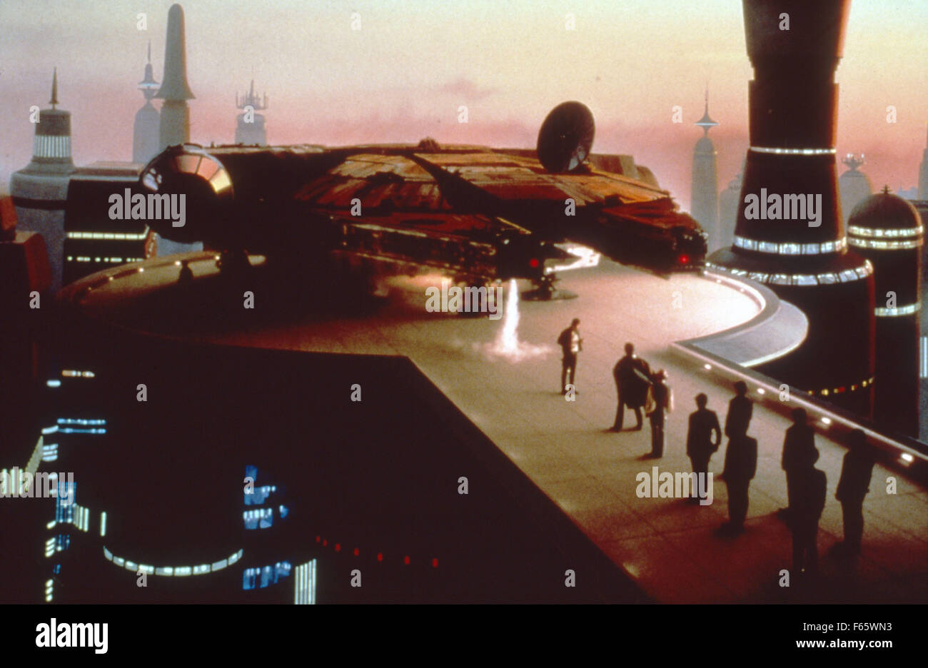 Star Wars: Episode V - The Empire Strikes Back Year : 1980 USA Director ...