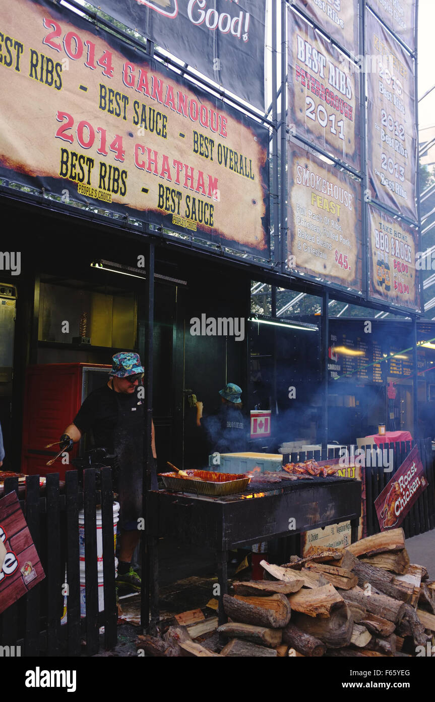 Mobile stalls cook ribs annual hi-res stock photography and images - Alamy