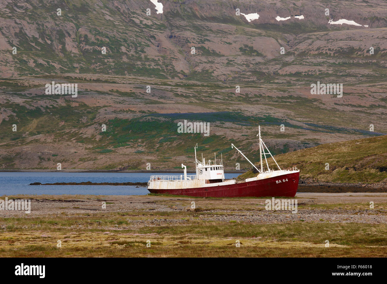 Ship boat stranded on a beach in Iceland sea coast Stock Photo - Alamy