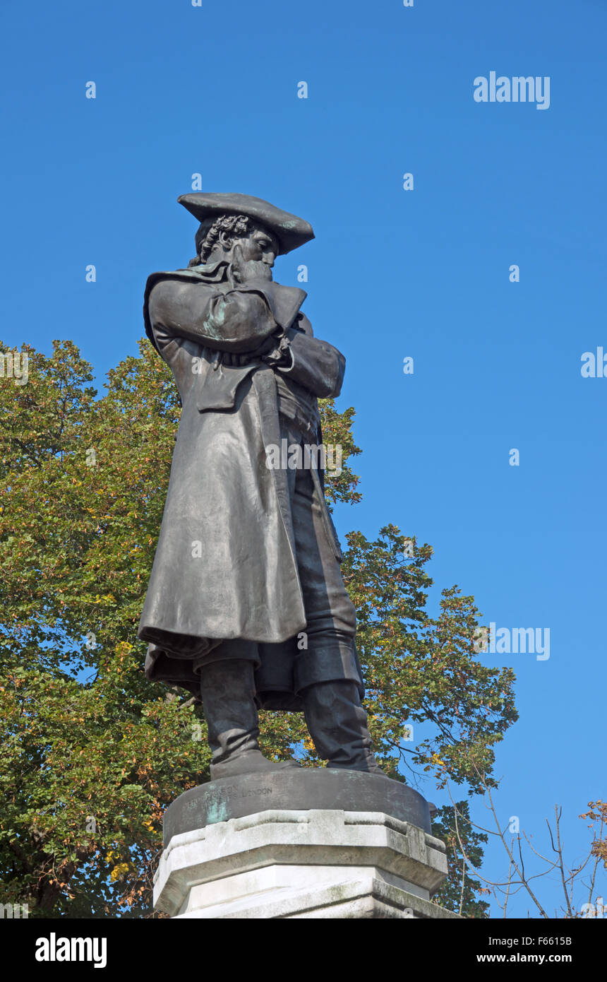 Bedford Bedfordshire John Howard Statue 1726-1790 Stock Photo - Alamy