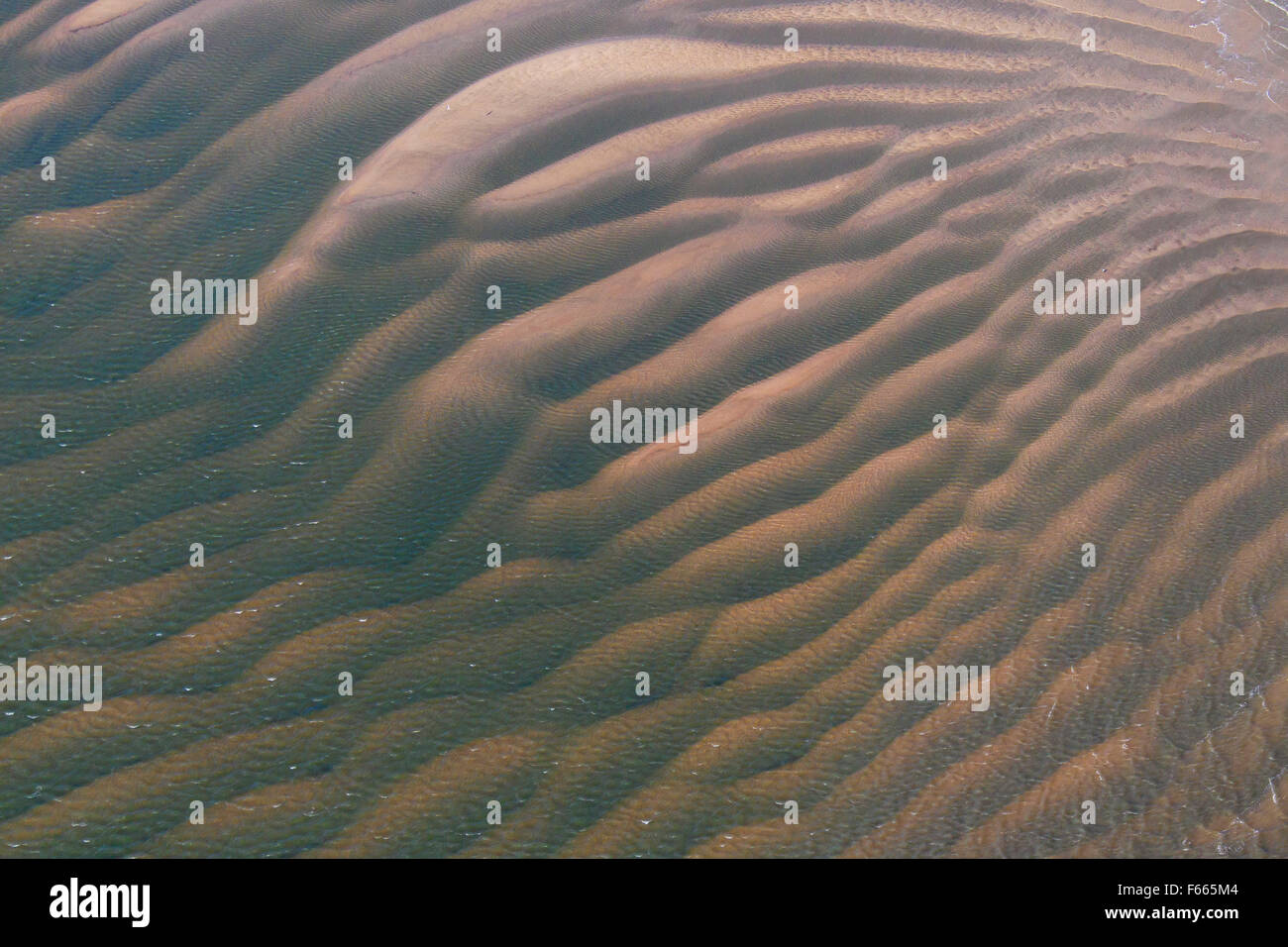 Underwater sand ripples hi-res stock photography and images - Alamy