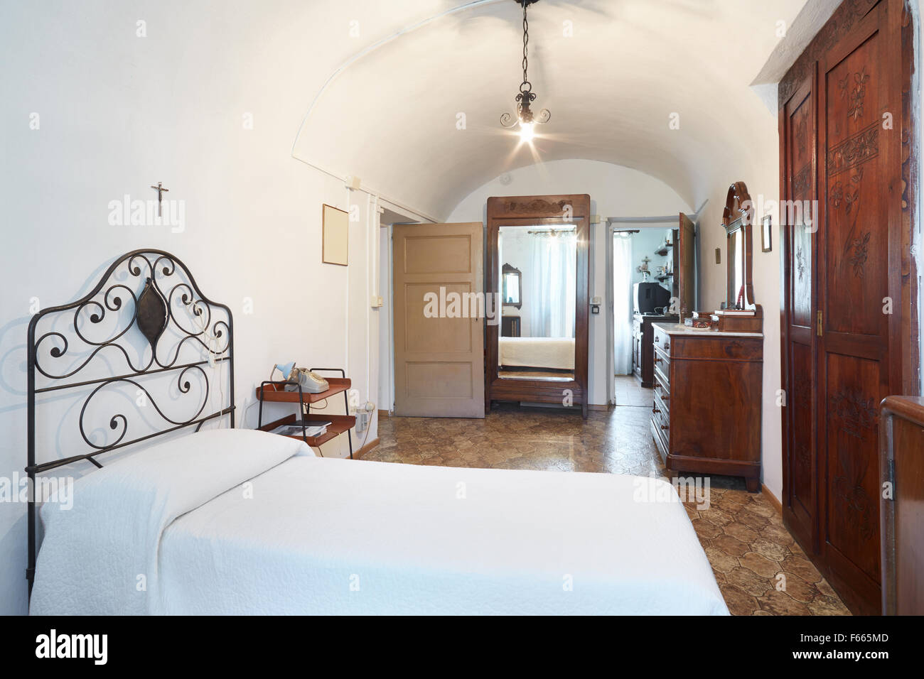 Ancient mirror hi-res stock photography and images - Alamy