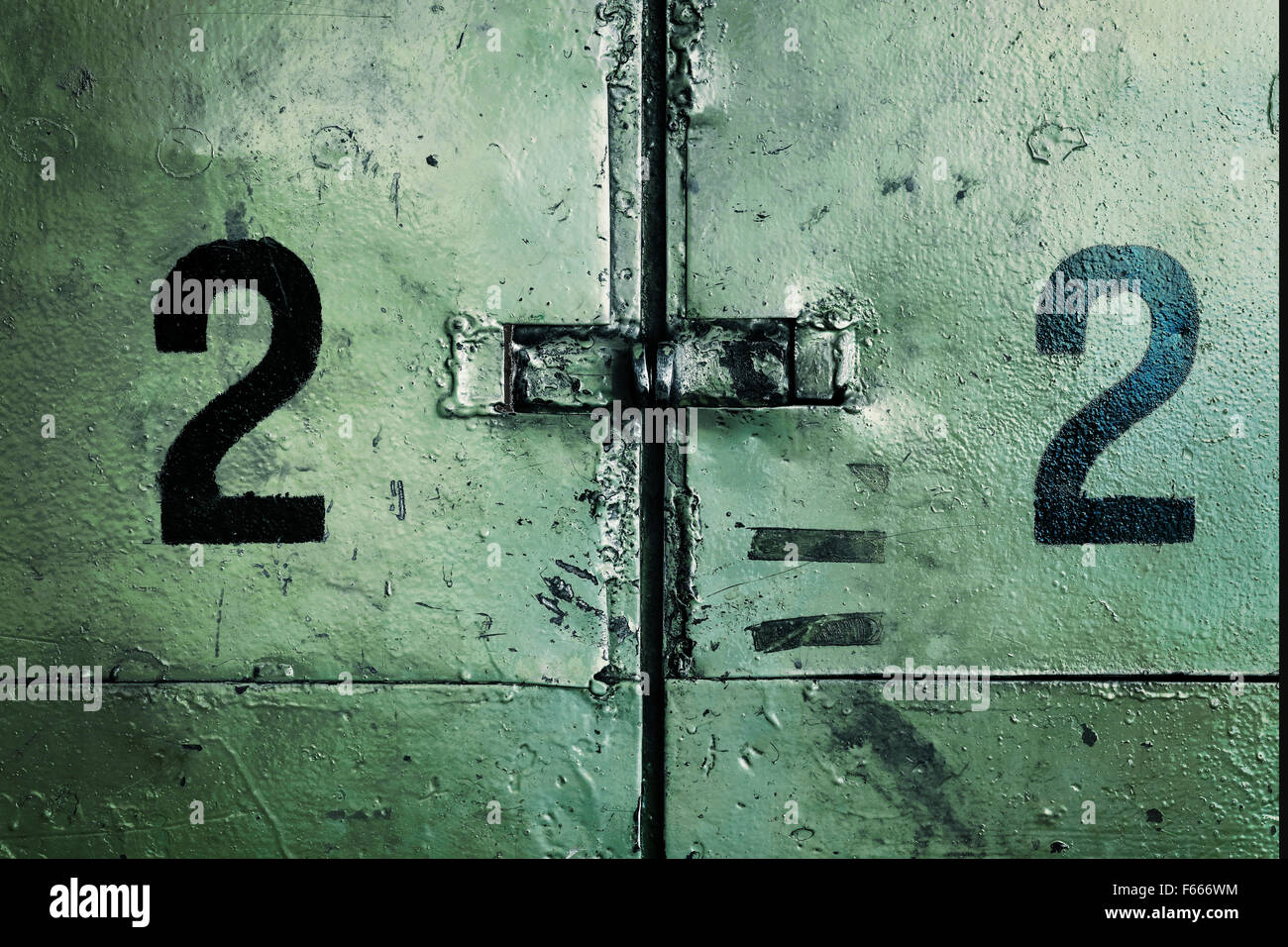 Twos hi-res stock photography and images - Alamy