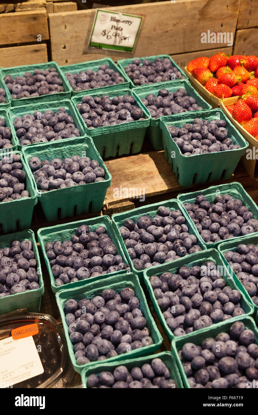 American blueberries fruit hi-res stock photography and images - Alamy