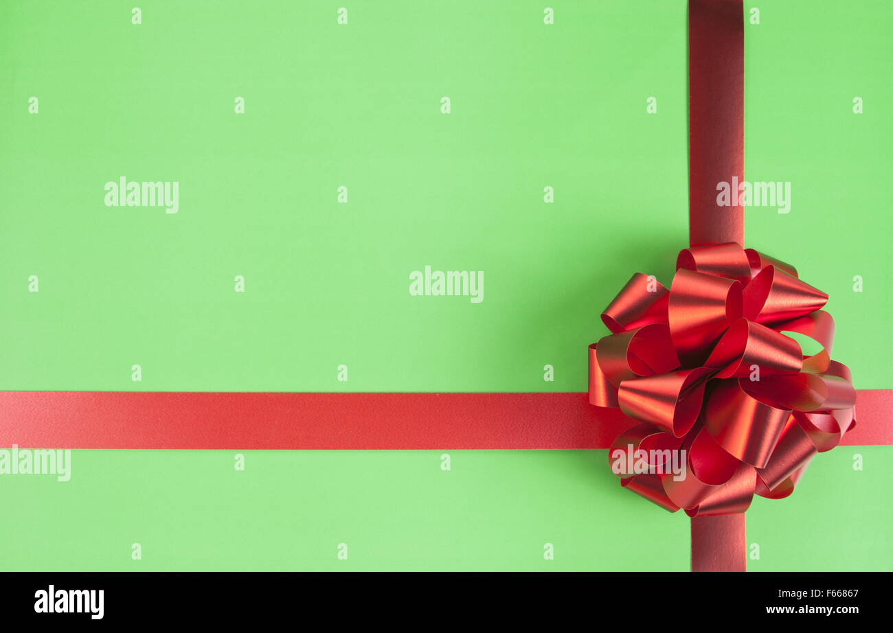 Green wrap paper hi-res stock photography and images - Alamy