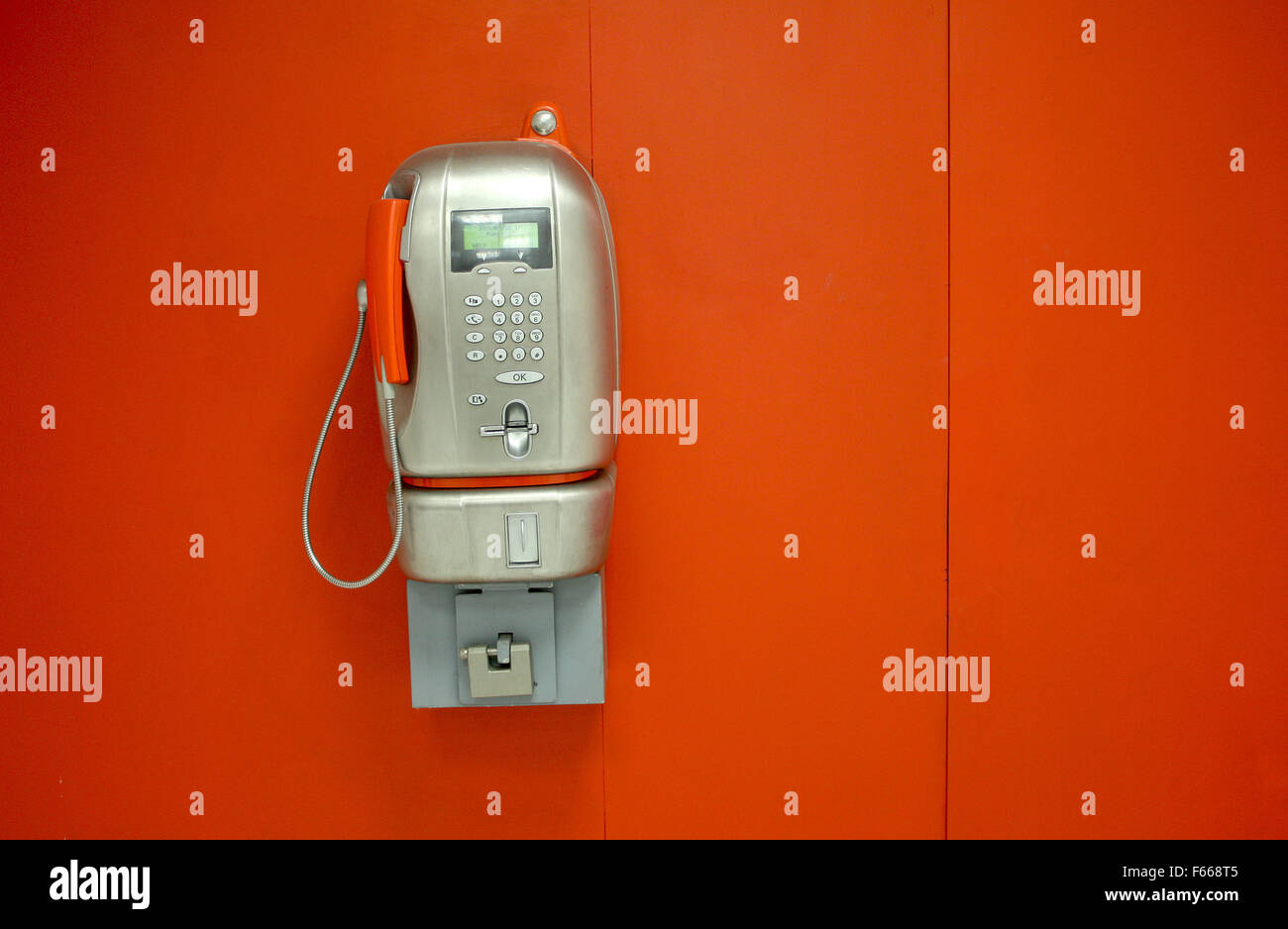 Old style red telephone call hi-res stock photography and images - Alamy