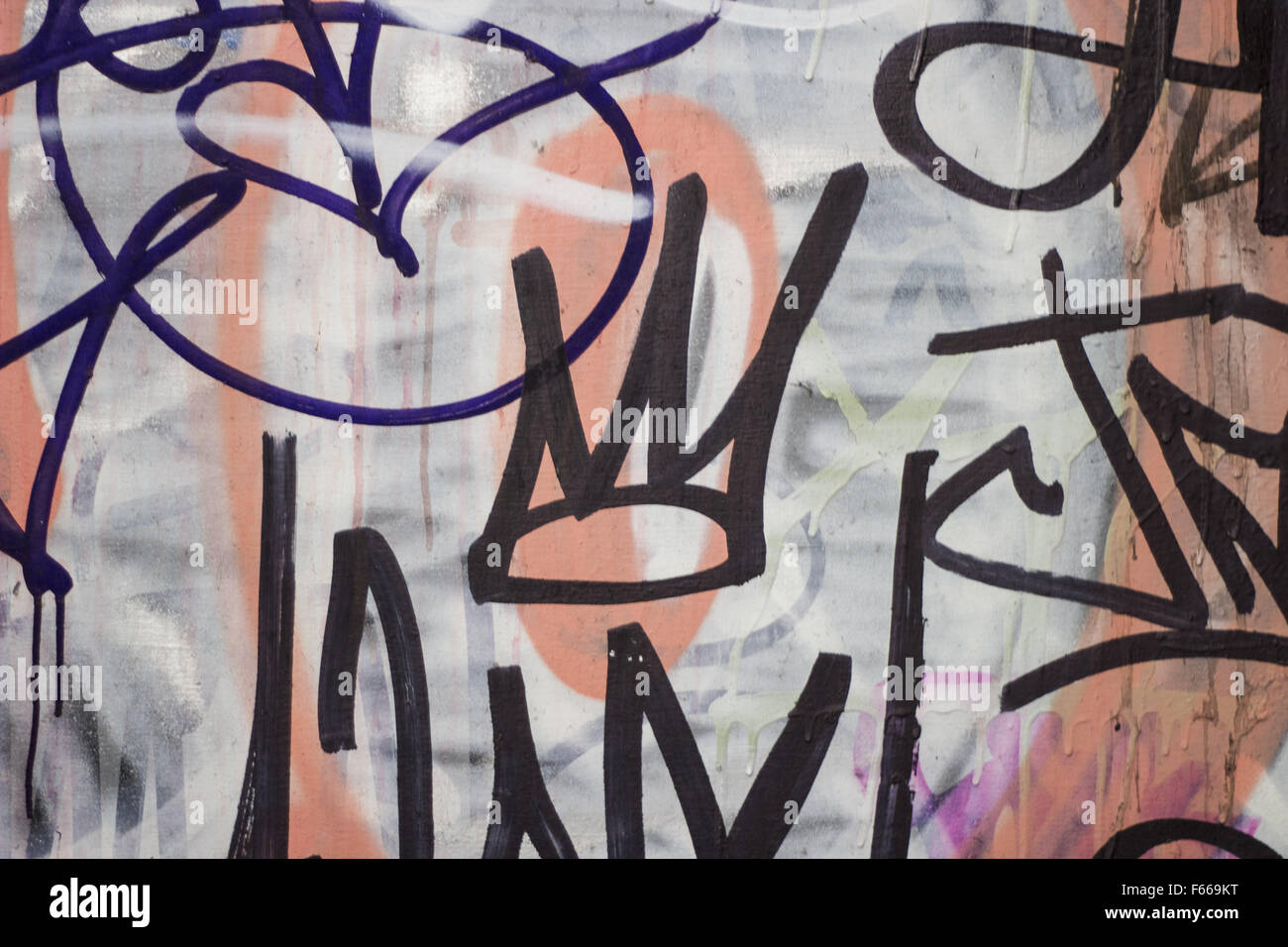 Kiev, Ukraine. 11th Nov, 2015. colorful graffiti © Nazar Gonchar/ZUMA ...