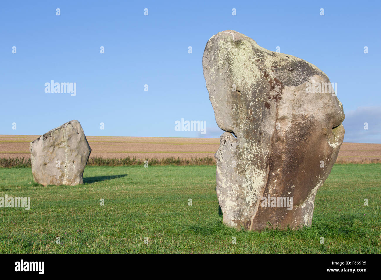 Avebury monument the avenue hi-res stock photography and images - Alamy