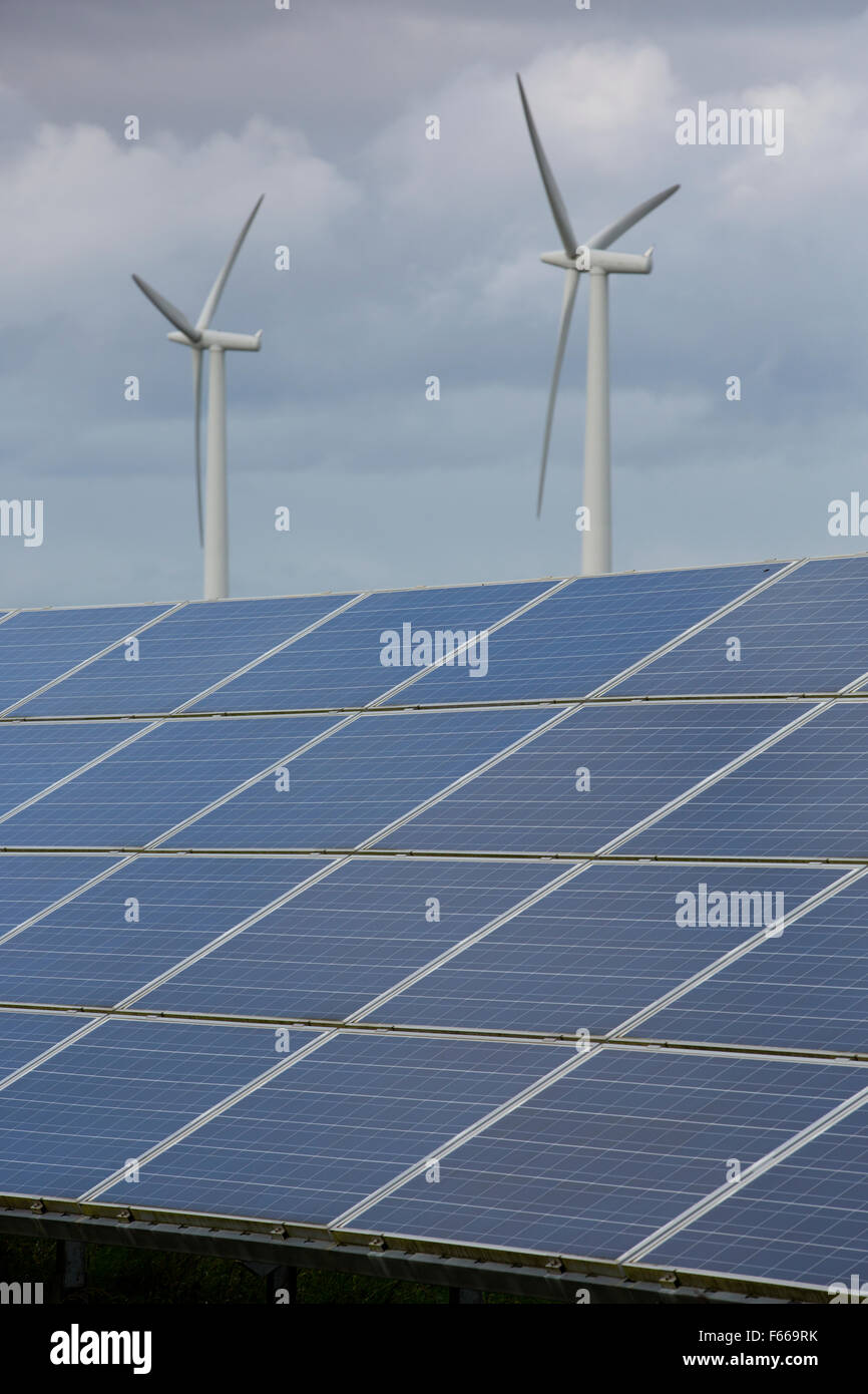 Westmill Solar and Wind Turbine community energy project, on the ...