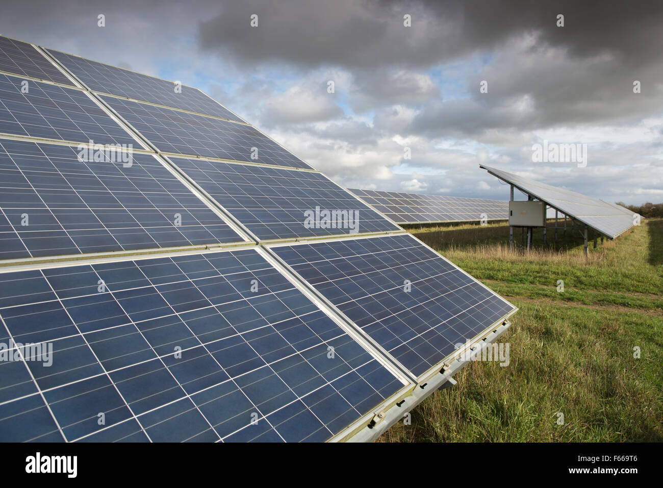 Westmill Solar and Wind Turbine community energy project, on the ...