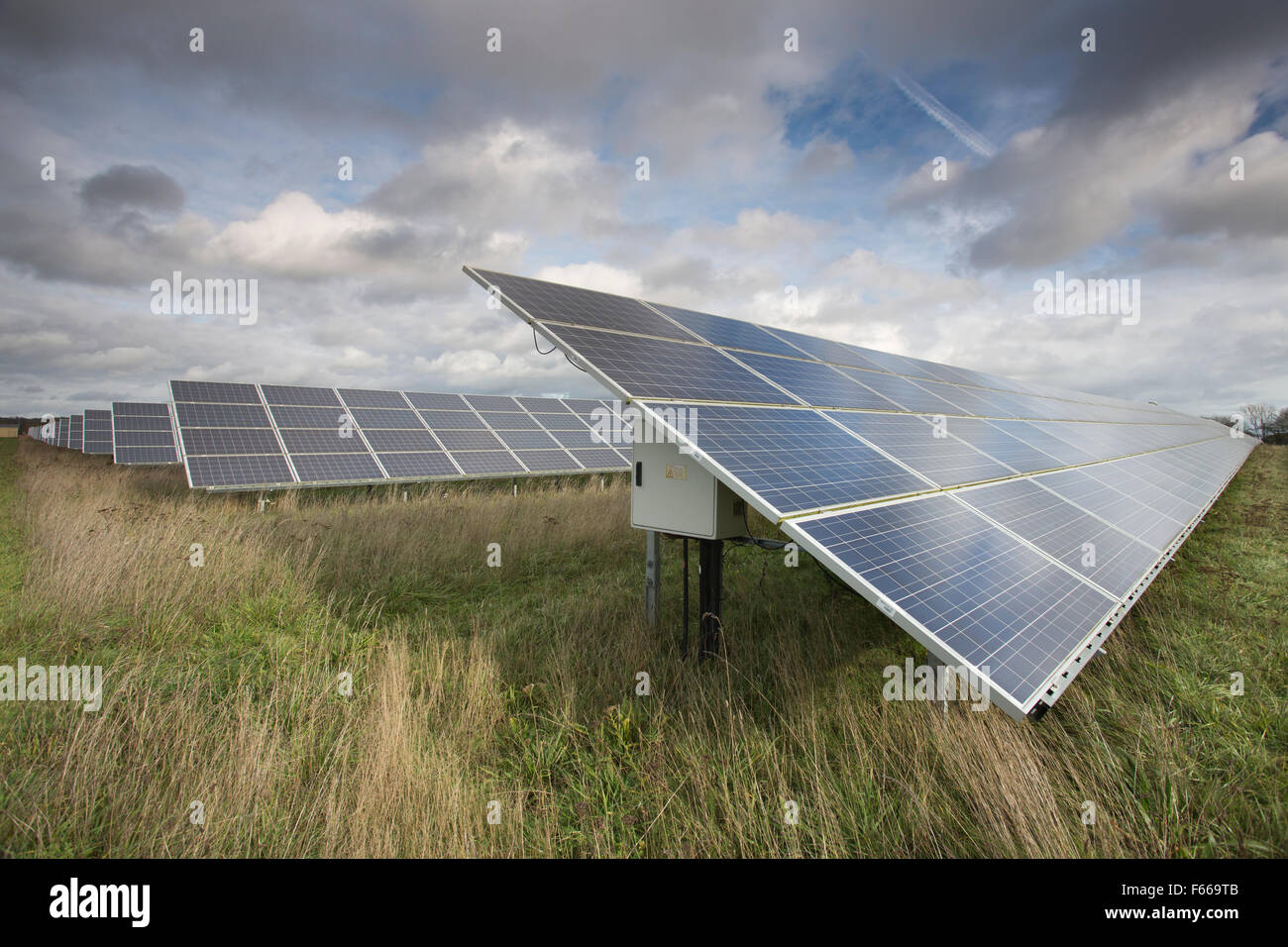 Westmill Solar and Wind Turbine community energy project, on the ...