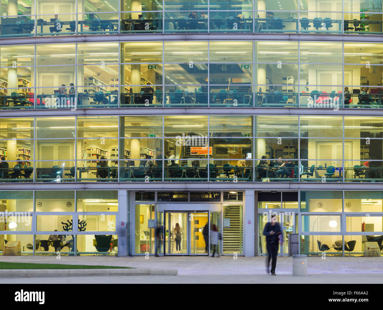 Teesside University library at dusk. Middlesbrough, north east England ...