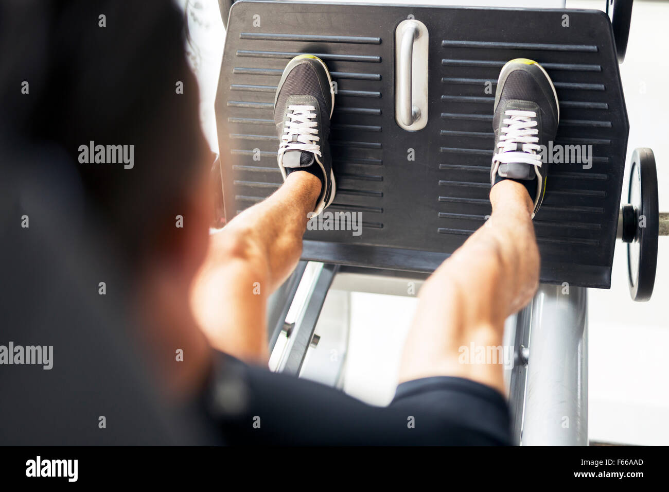 Leg exercises hi-res stock photography and images - Alamy