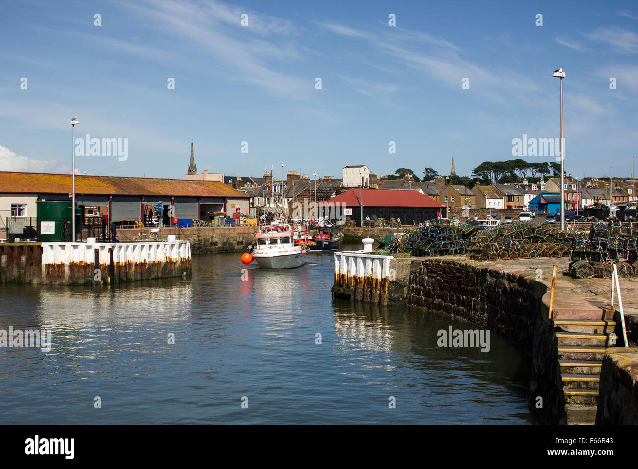 Arbroath pier hi-res stock photography and images - Alamy