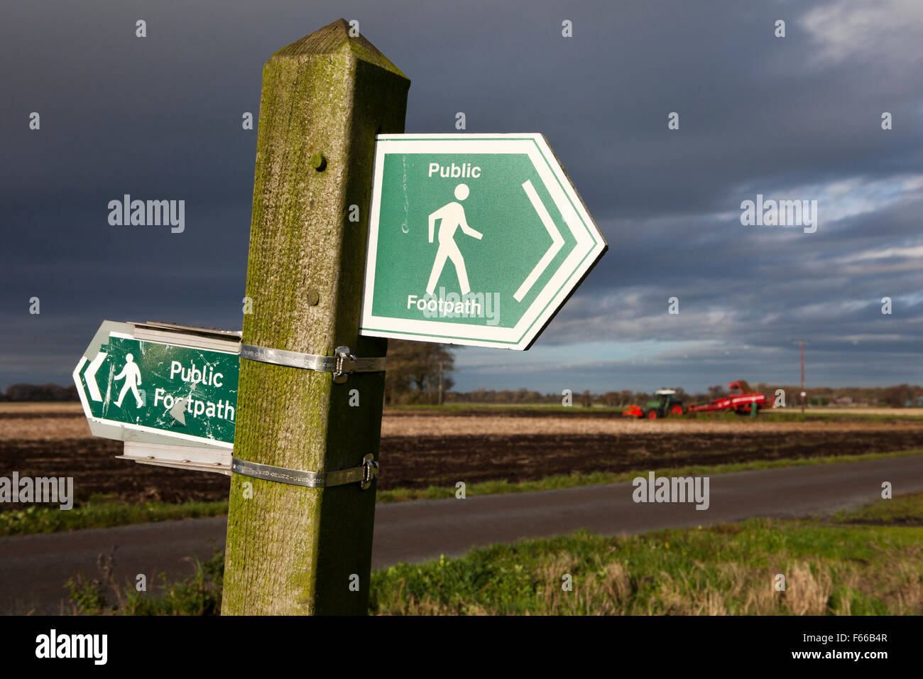 Directional si hi-res stock photography and images - Alamy