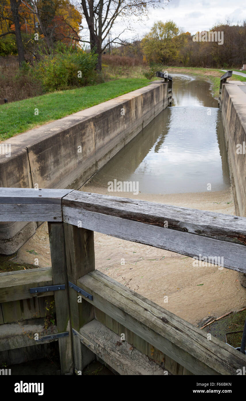 Canal lock erie hi-res stock photography and images - Alamy
