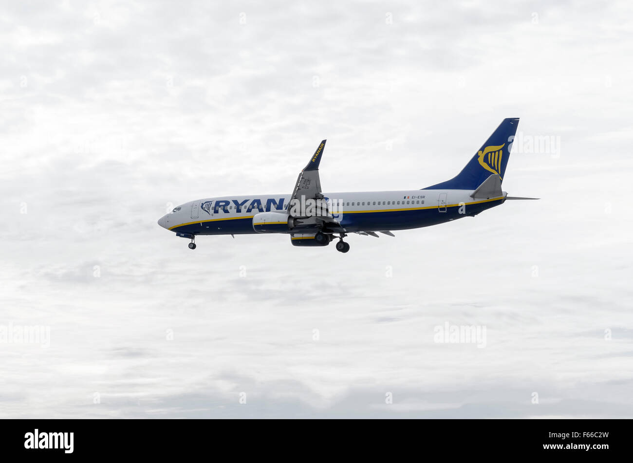 Side view 737 hi-res stock photography and images - Alamy