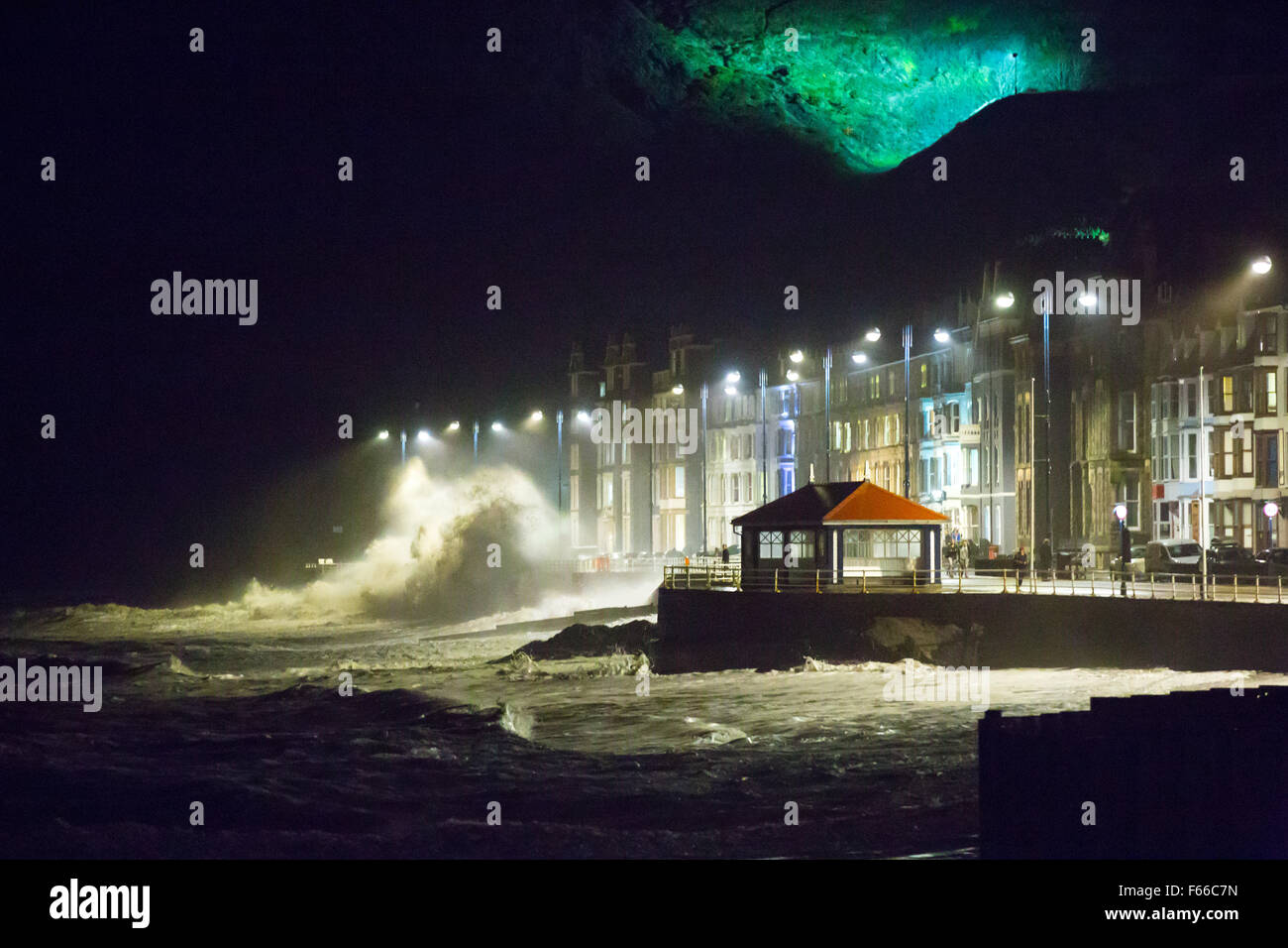 Aberystwyth, Wales, UK. 12 Nov 2015. As storm Abigail hits Aberystwyth ...
