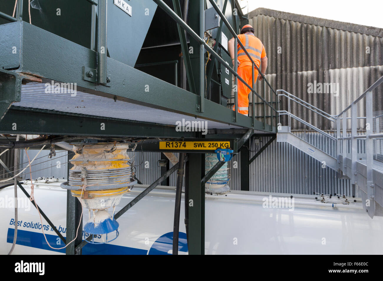 Powder tanker hi-res stock photography and images - Alamy