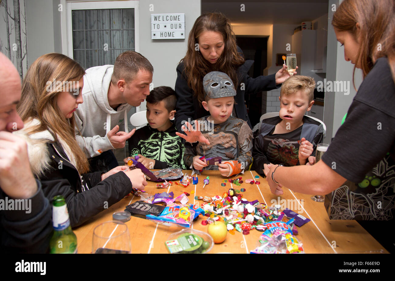 Sharing sweets hi-res stock photography and images - Alamy