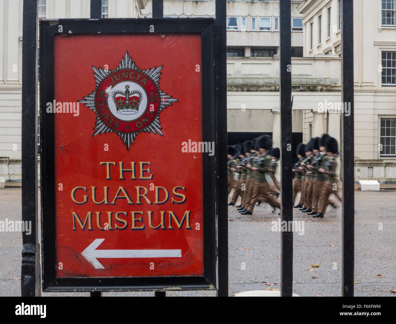 Life guards household cavalry officer hi-res stock photography and ...