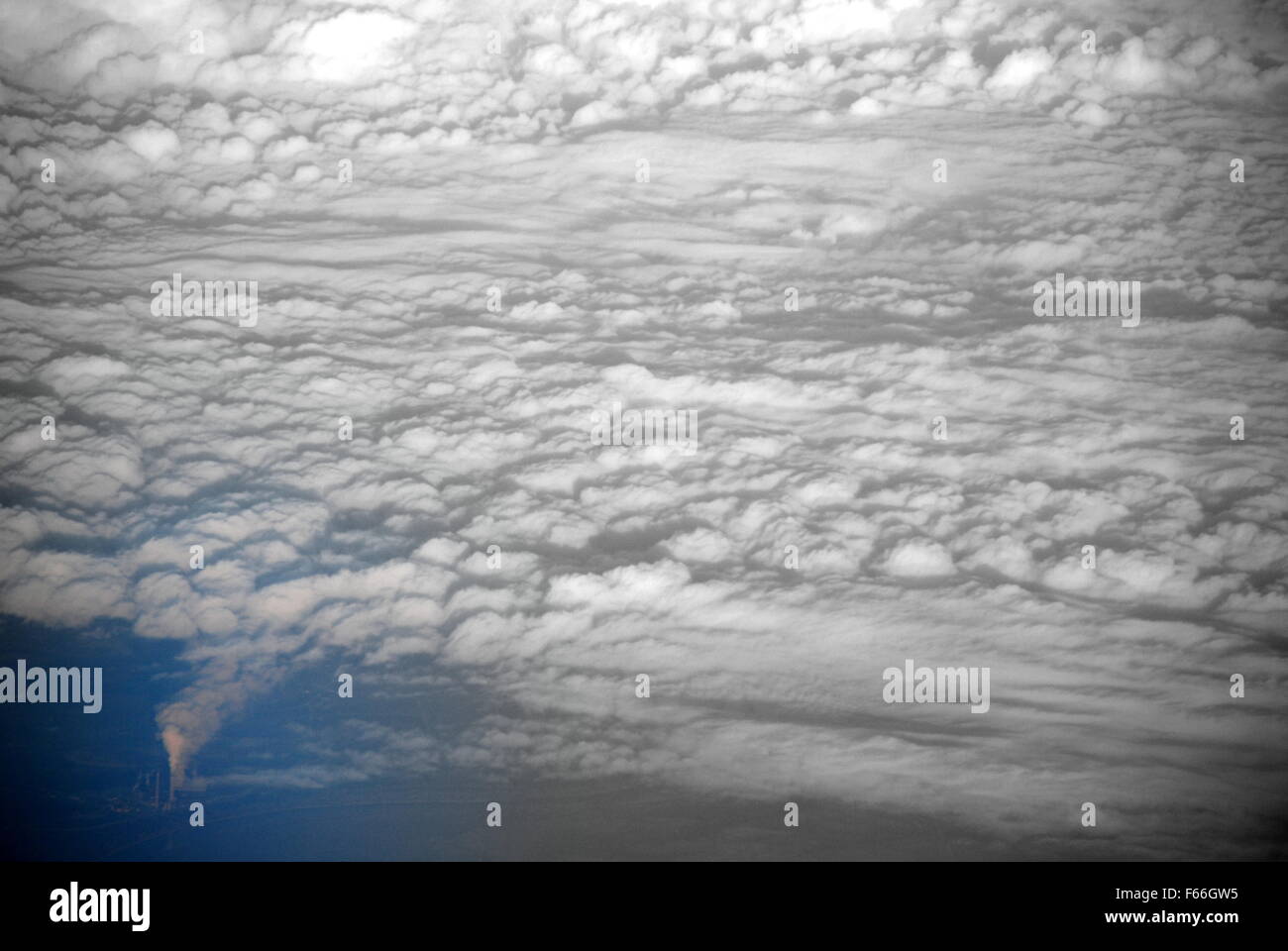 Pollution clouds hi-res stock photography and images - Alamy