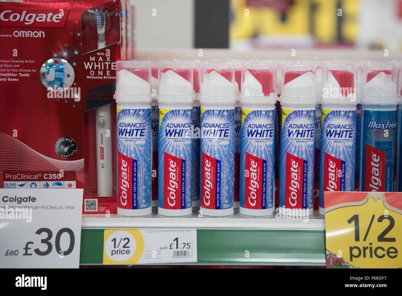 Colgate toothpaste for sale on a shelf in a supermarket Stock Photo - Alamy