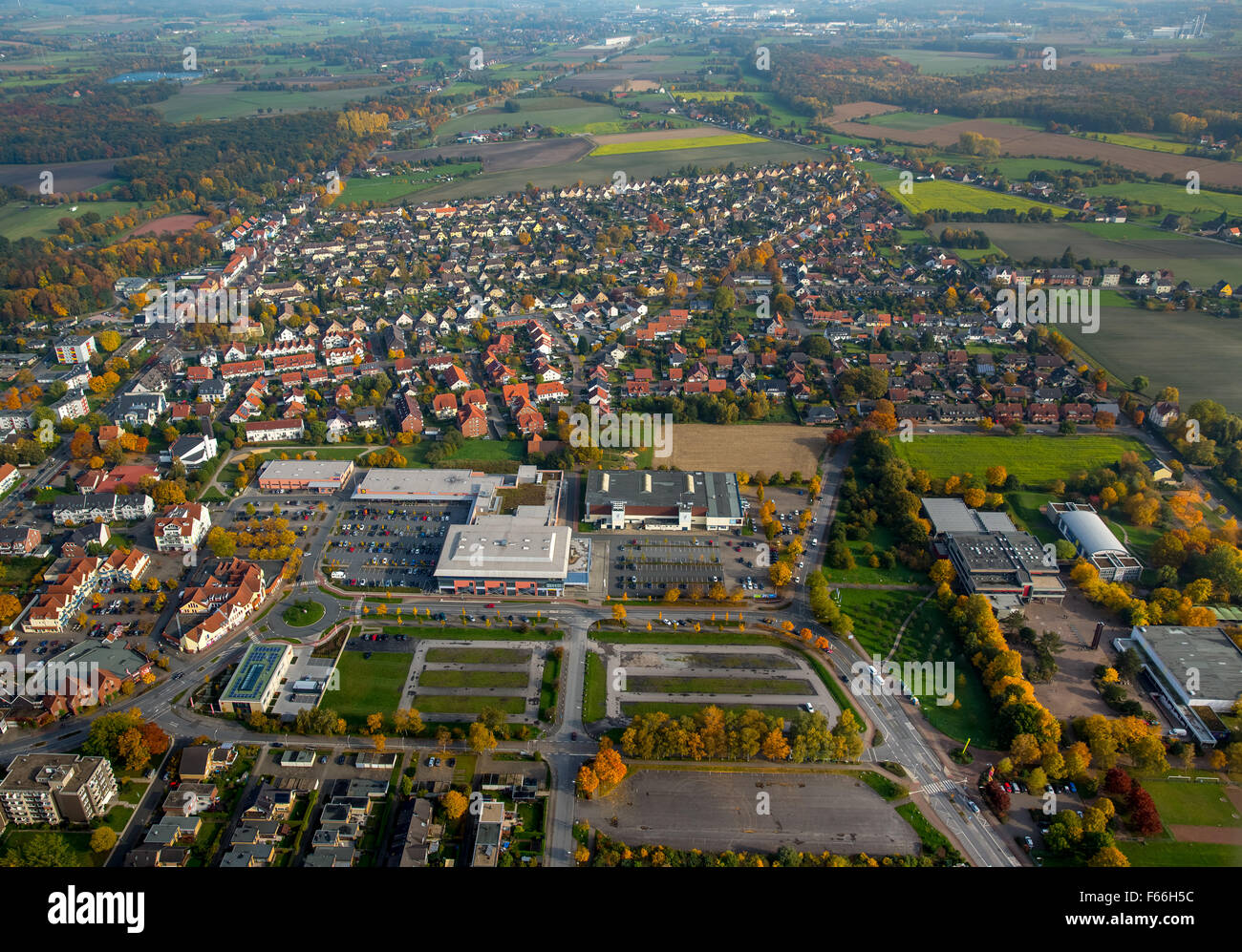 Colliery settlement Maximilian settlement Hamm Werries, autumn leaves ...