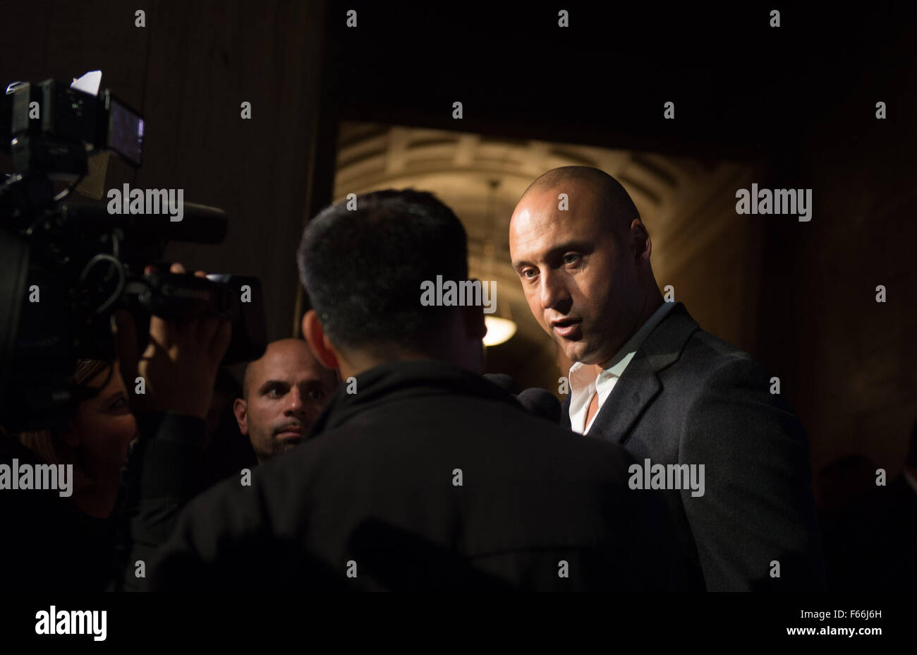 New York, NY, USA. 12th Nov, 2015. DEREK JETER speaks as he arrives to ...