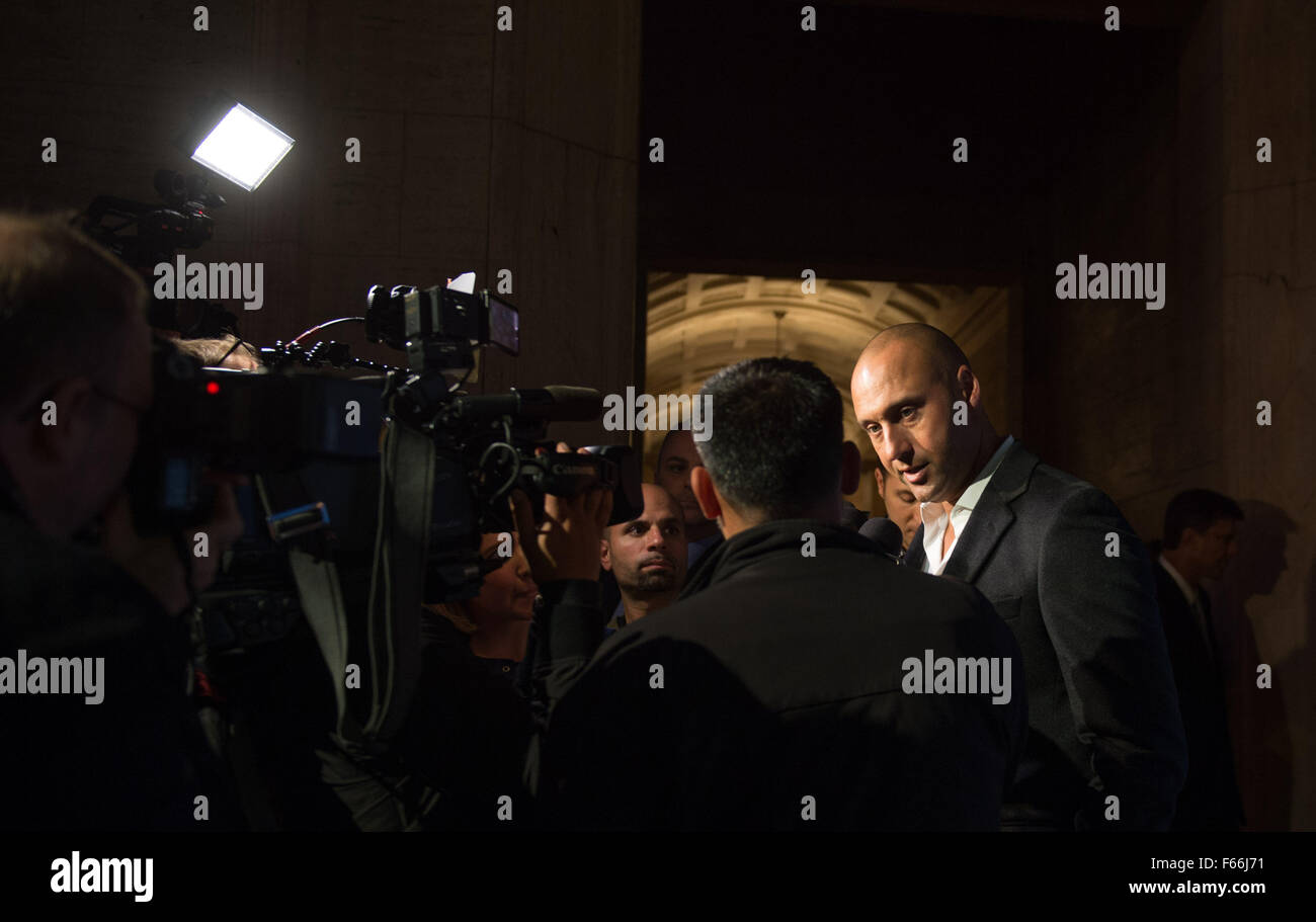 New York, NY, USA. 12th Nov, 2015. DEREK JETER speaks as he arrives to ...