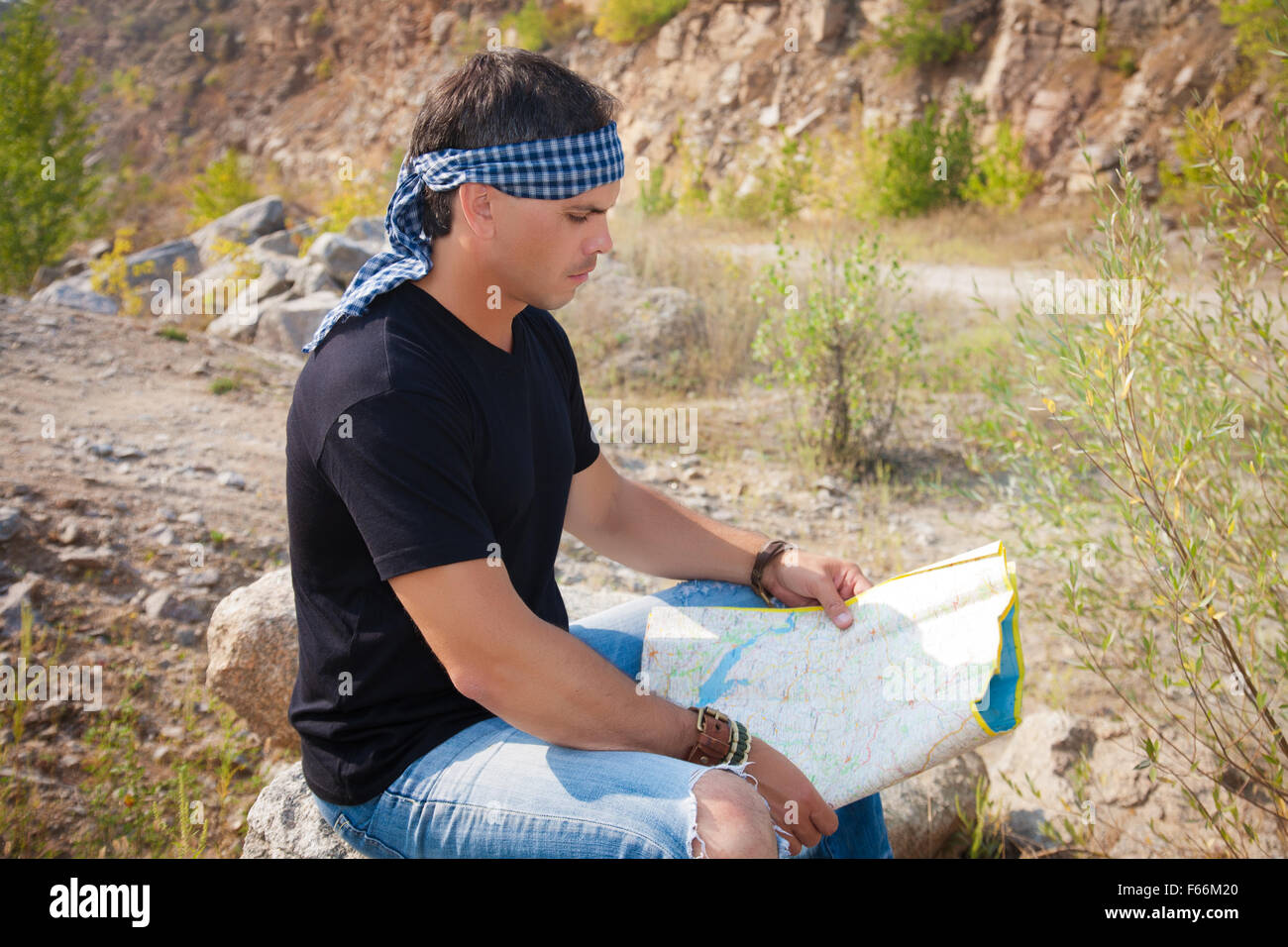 Orienteering map hand hi-res stock photography and images - Alamy