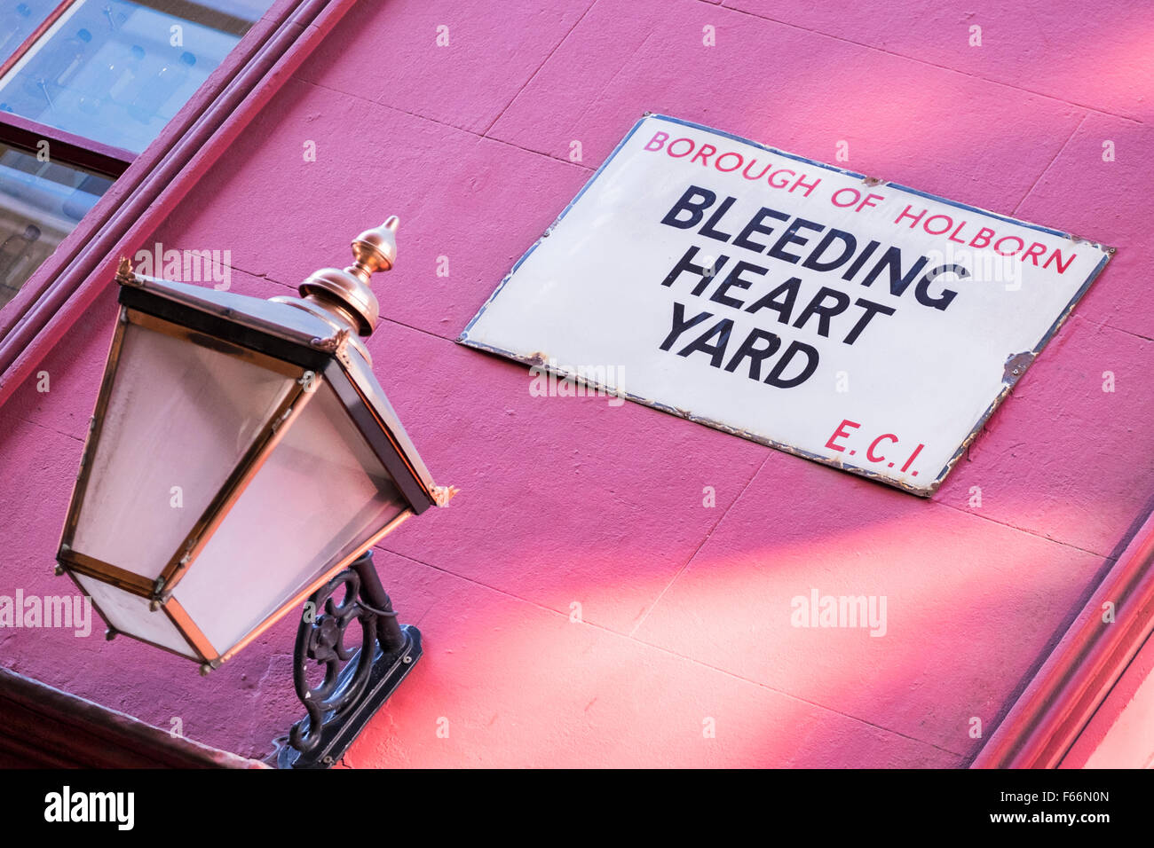 Bleeding Heart Yard, London, England, U.K Stock Photo - Alamy