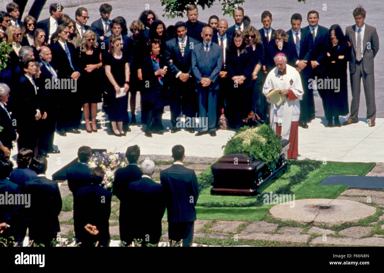 Jacqueline kennedy, john f kennedy jr hi-res stock photography and ...