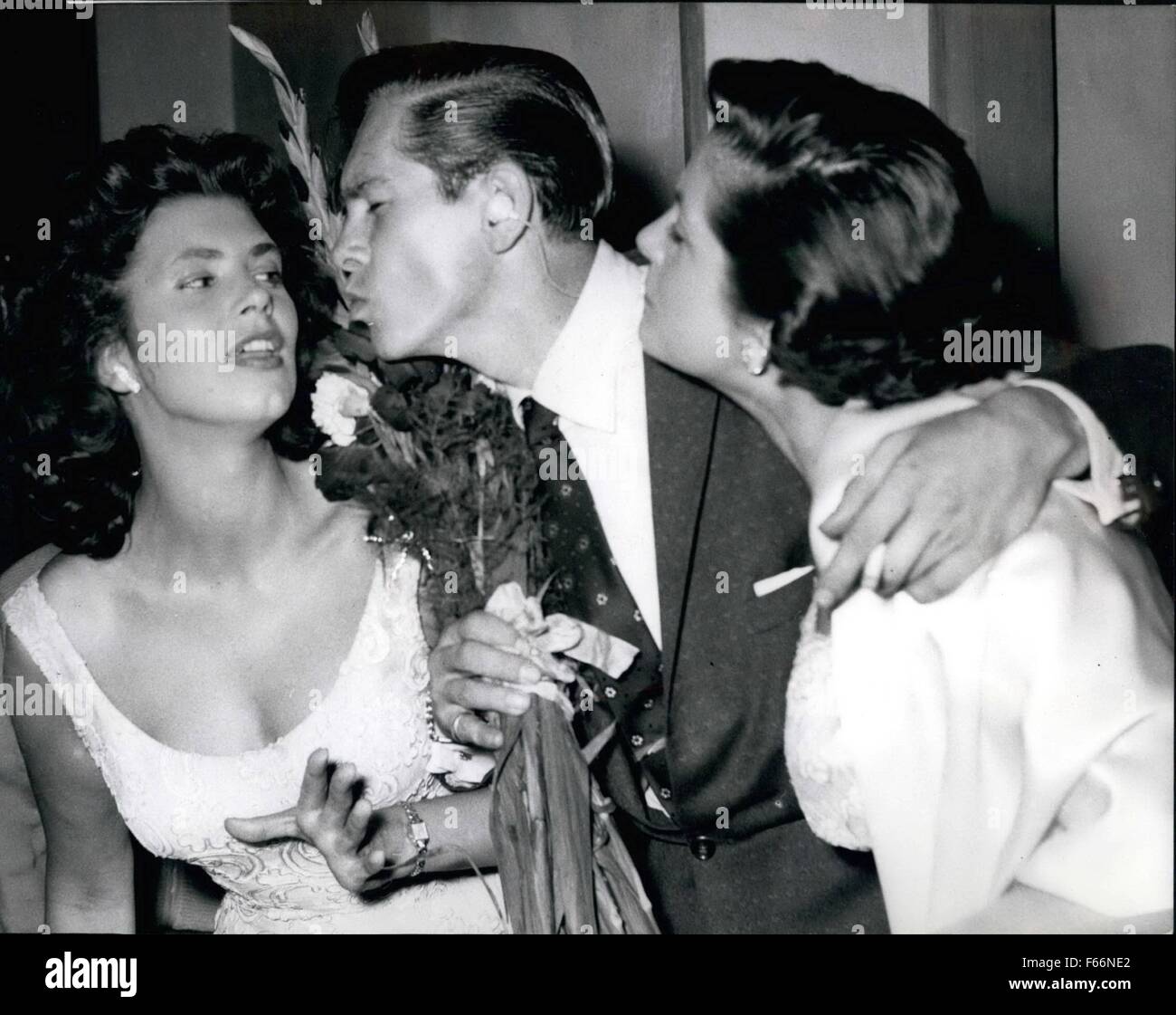 Johnnie Ray in Germany jazz singer Johnnie Ray visited some German ...