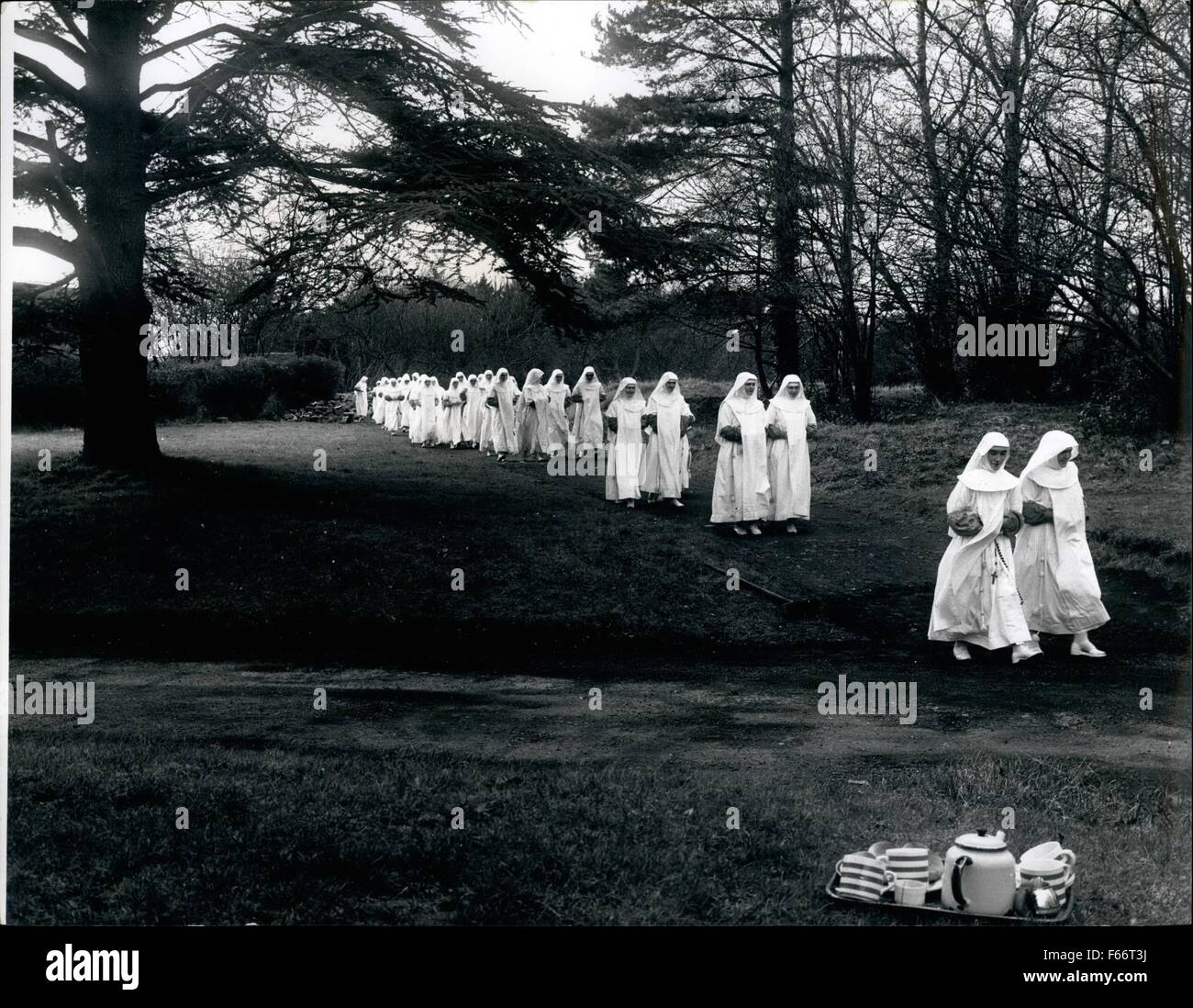 1952 - Mechanicaly Minded Nuns Nuns are generaly happy people, their ...