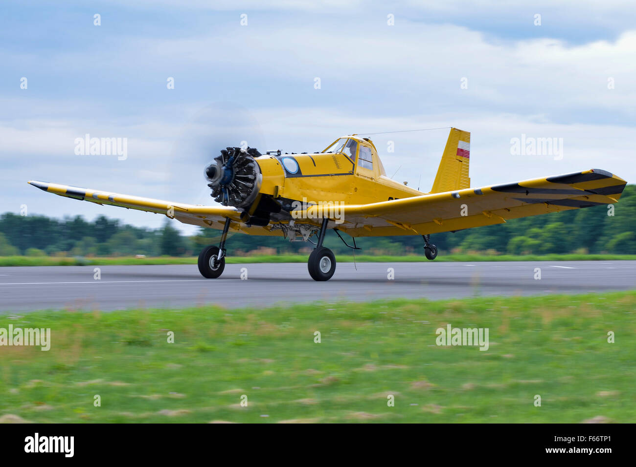 Fire airplanes hi-res stock photography and images - Alamy