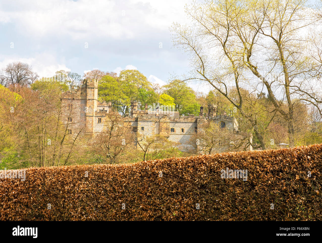 Haddon Hall Derbyshire Elizabethan Charm Pride and Prejudice Tourism ...