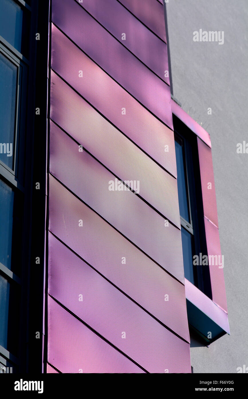 Reflective cladding hi-res stock photography and images - Alamy