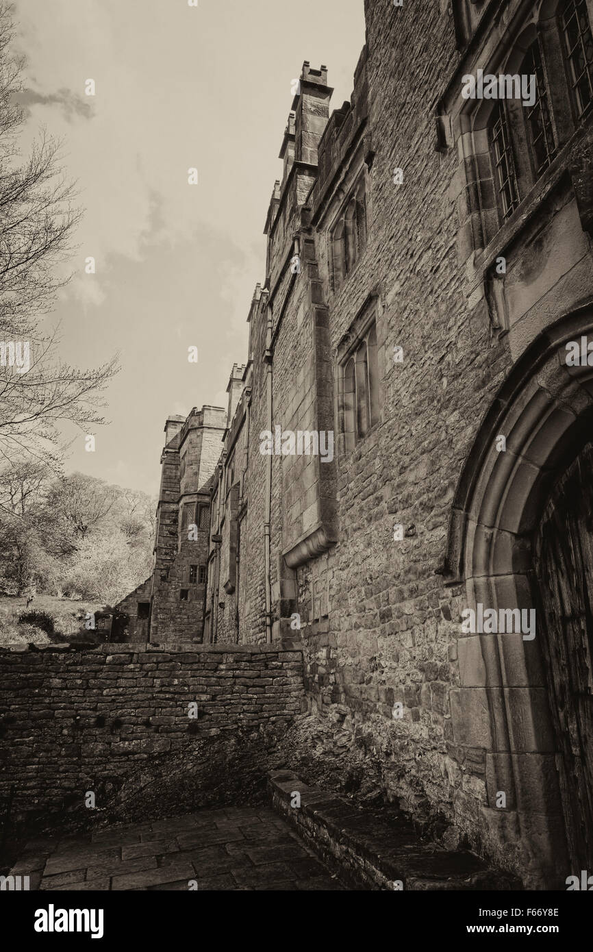 Haddon Hall Derbyshire Elizabethan Charm Pride and Prejudice Tourism ...