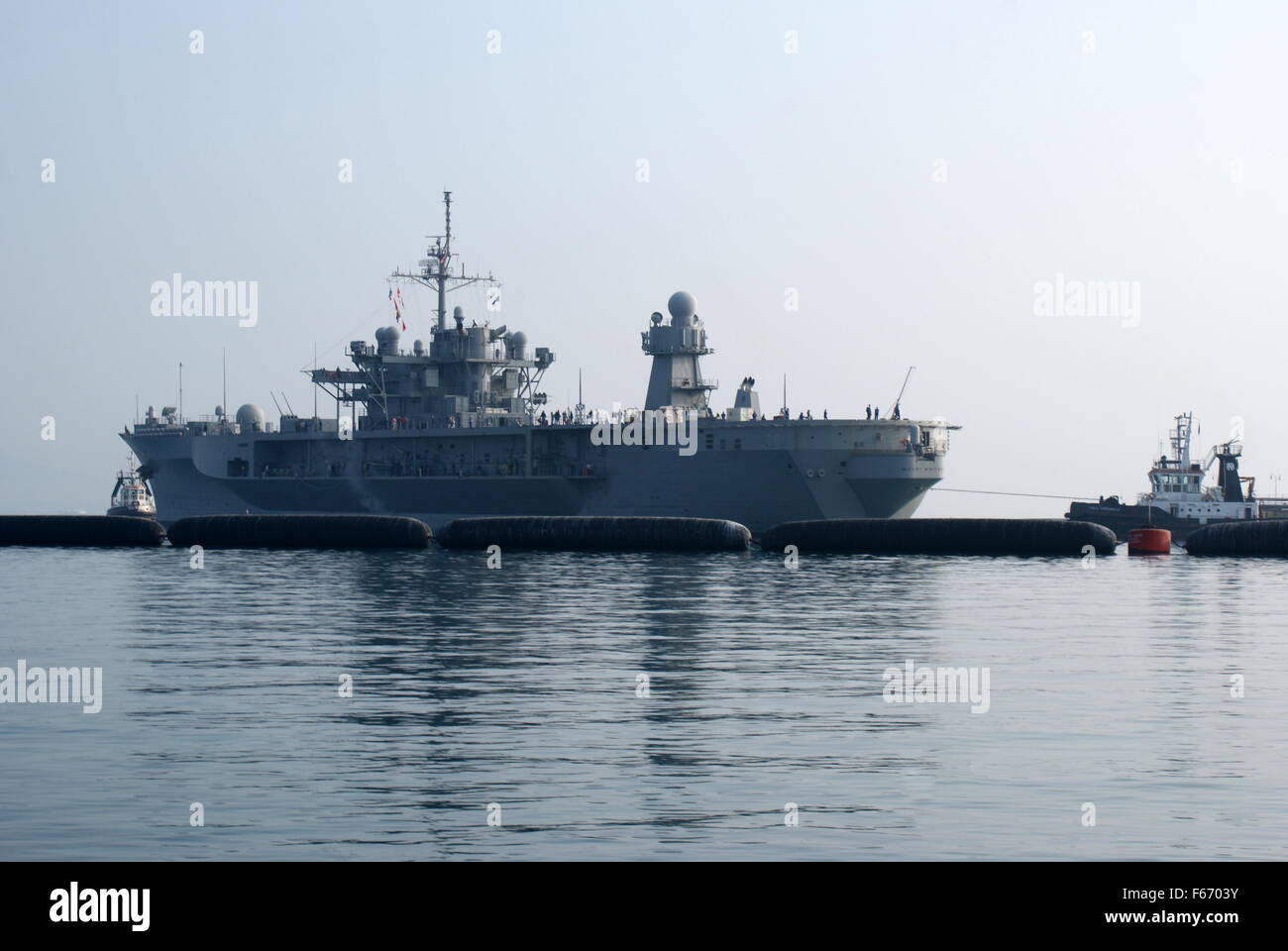 Uss mount whitney hi-res stock photography and images - Alamy